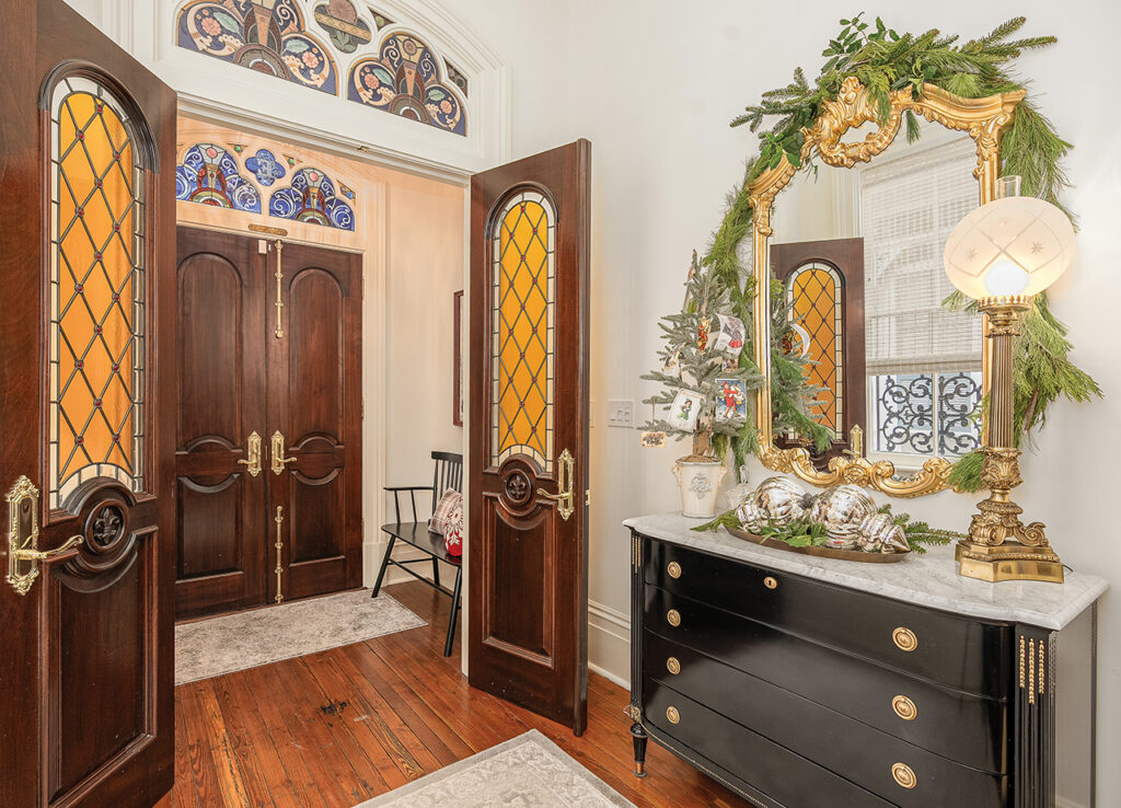 Tour a Stately Victorian Home Dressed in Holiday Finery | Savannah Magazine